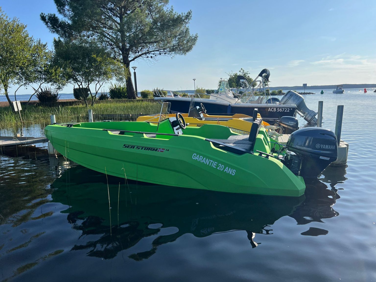 SeaStorm 14 HDPE Advantage - seastorm-boat.com