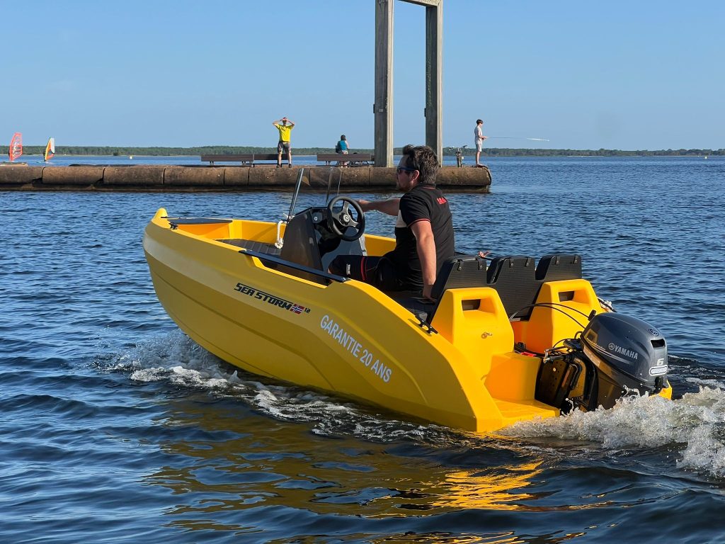 SeaStorm 12 HDPE Advantage - seastorm-boat.com