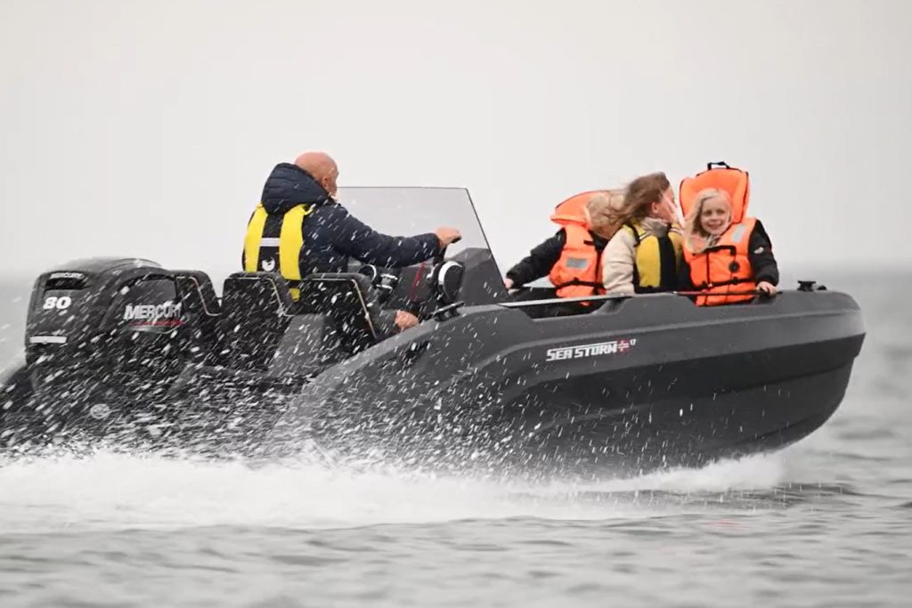 SeaStorm 17 HDPE Advantage - seastorm-boat.com