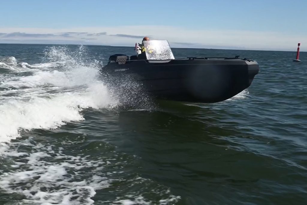SeaStorm 17 HDPE Advantage - seastorm-boat.com